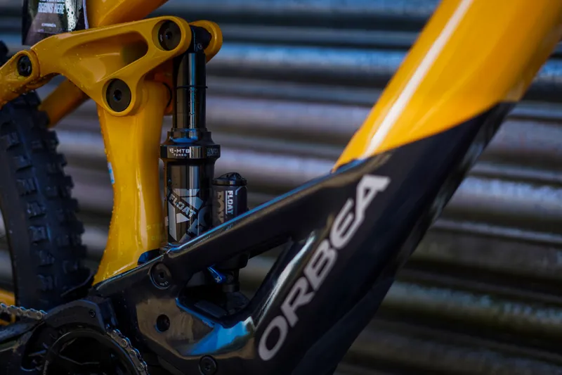 Orbea 2023 Wild H10 Corn Yellow/Metallic Midnight Black